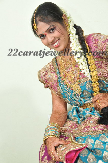 Bride with Wedding and Reception Jewellery - Jewellery Designs