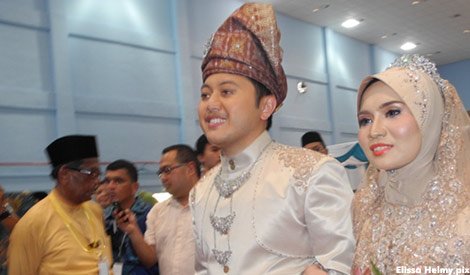 Malaysians Must Know the TRUTH: Tacky wedding, timid Gerakan