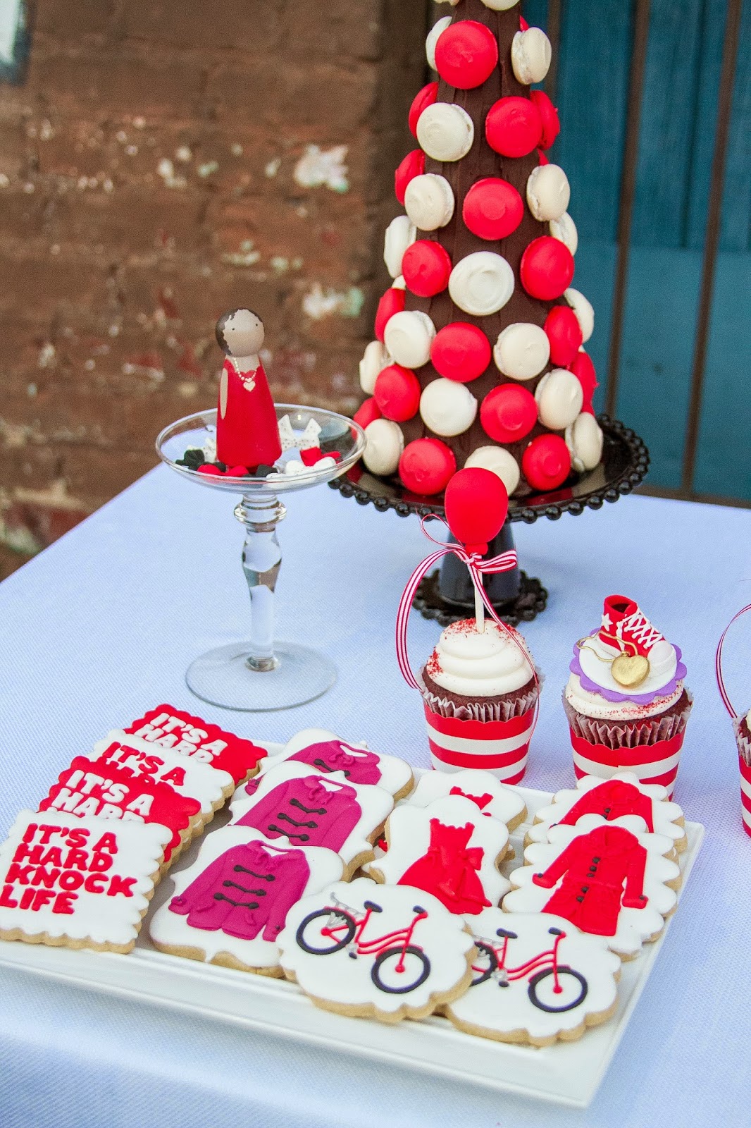 In Flight Party Ideas: Annie Movie Release Fan Party