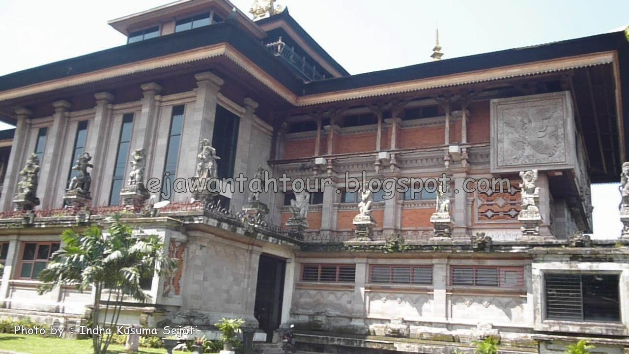 KEINDAHAN MUSEUM INDONESIA TMII | Ejawantah Wisata