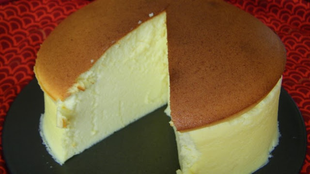 Suzy Homefaker: FLUFFY CLOUD CHEESECAKE