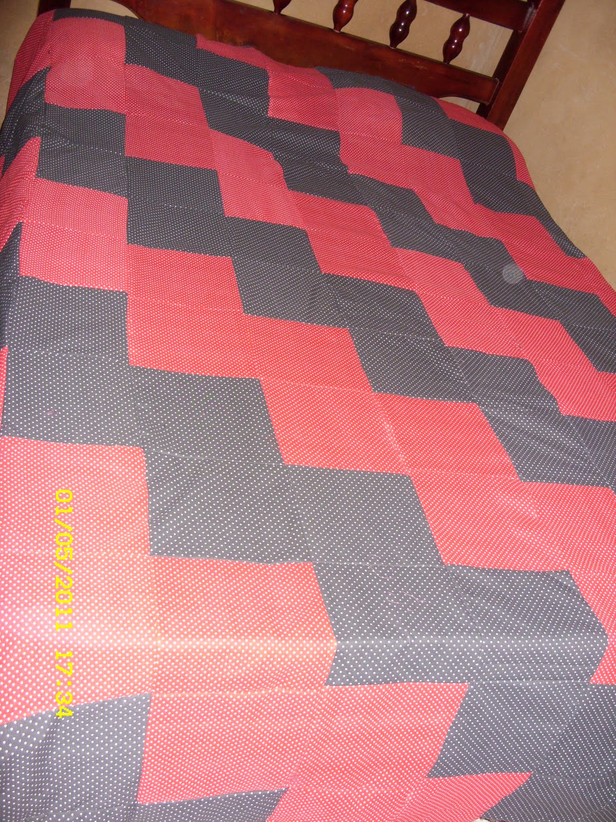 Mari & Anna - Arte e Criações de Patchwork: COLCHA DE RETALHO