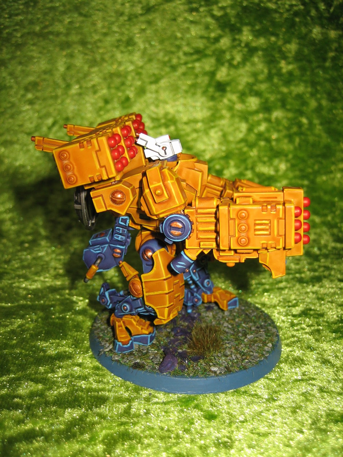 Making miniatures with Mario: Tau XV 88 Broadside Battlesuit 2 Finished