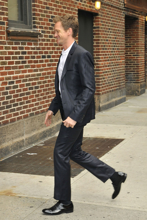 Neil Patrick Harris Rocks A Shiny Suit | Oh yes I am