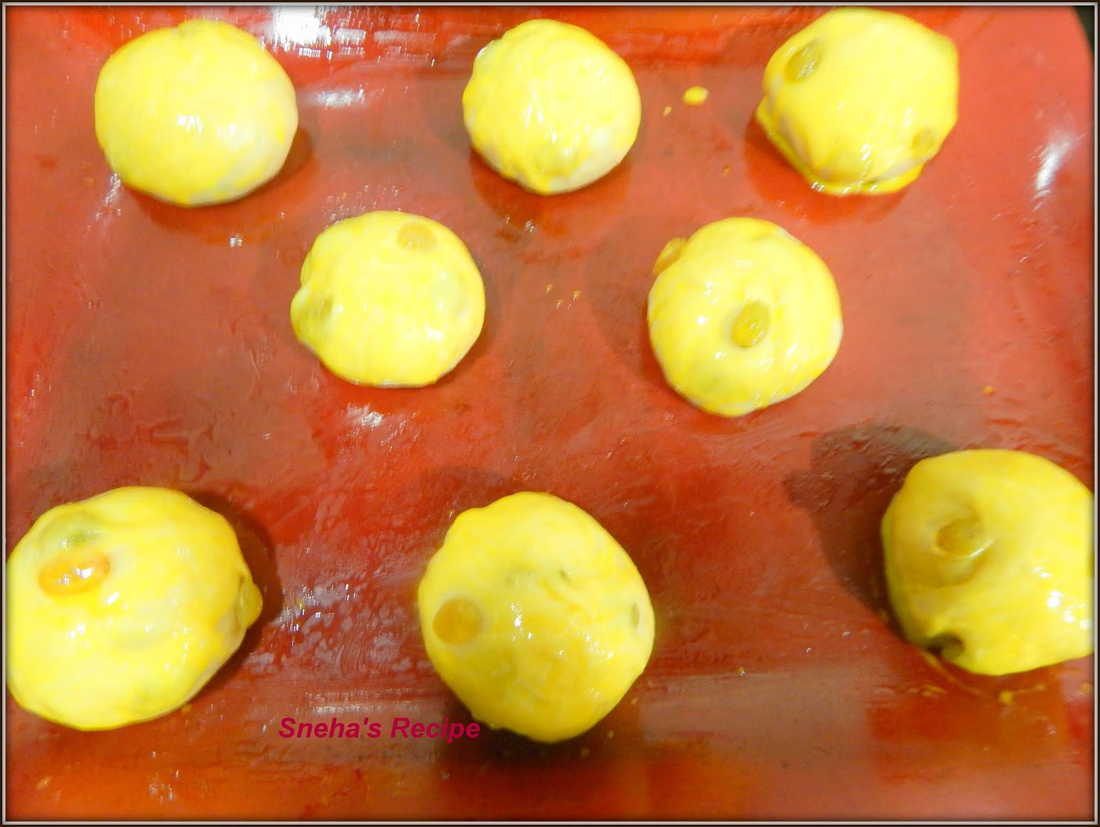 Mini Raisins Buns#BreadBakers - Sneha's Recipe