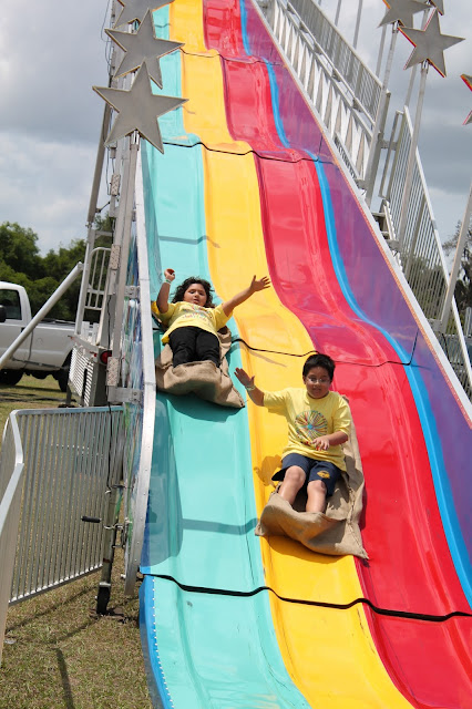 Daddy Waddy Weeviews: Riding The Giant Slide At Spring Jubilee