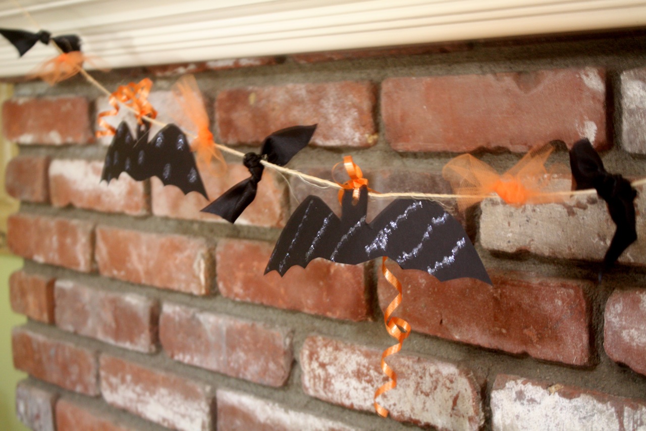 SoSoBella: Bat Garland - EasyPeasy - Weekend Craft