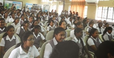 Rajesh Jeetah: ‘Caravane de la science - Ebene SSS Girls