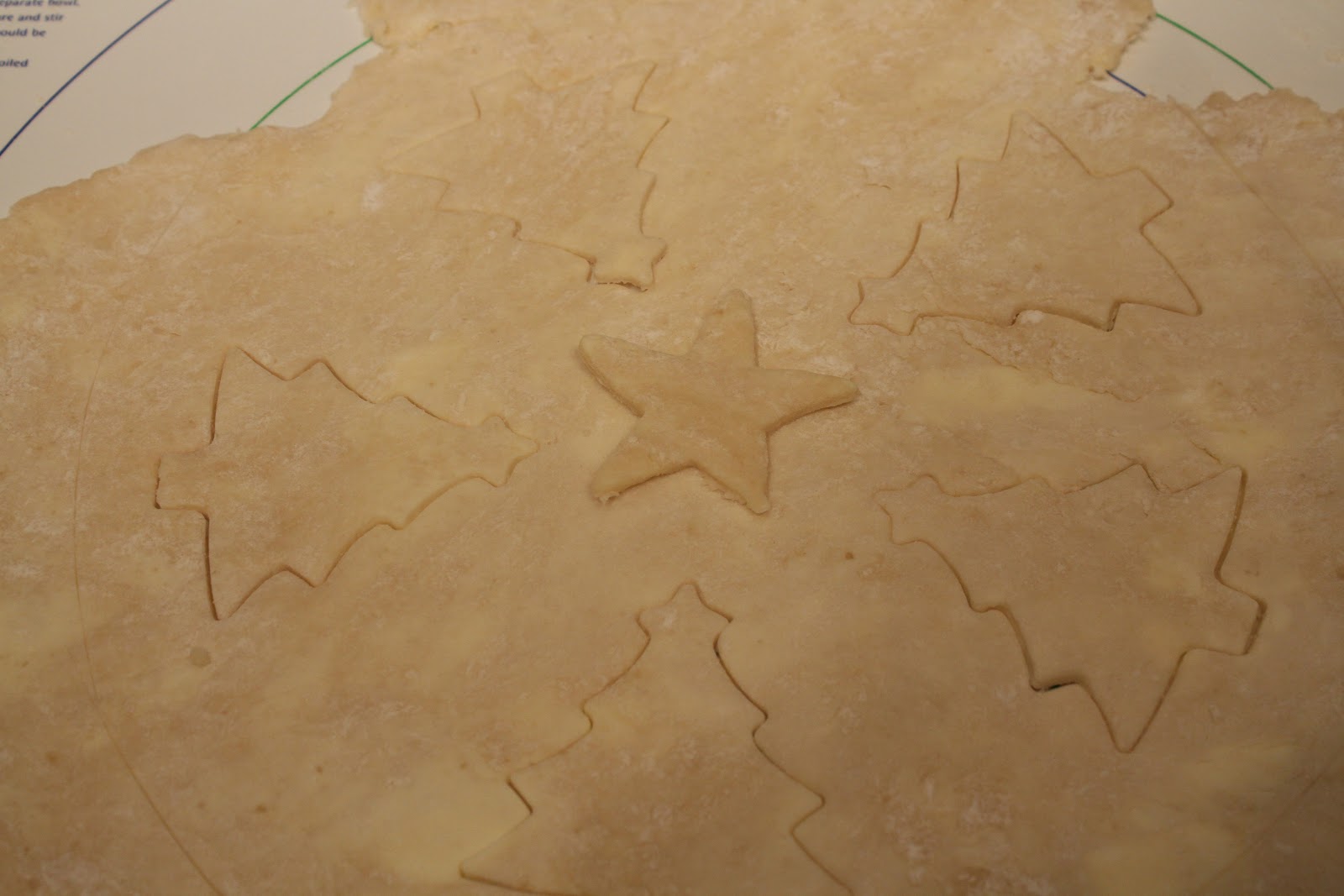 Mary's Food Journal: Holiday Baking: Mary Cherry Christmas Pie