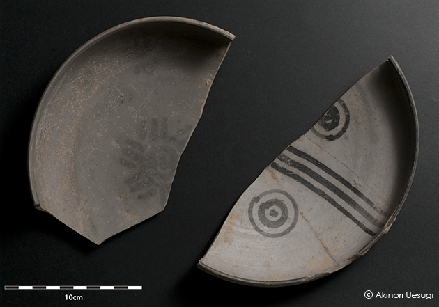 南アジア考古学の基礎知識: 彩文灰色土器 Painted Grey Ware