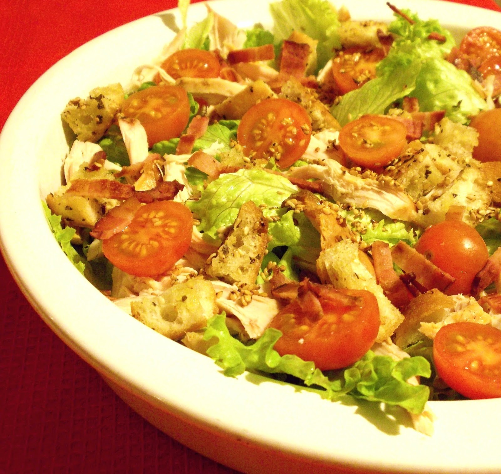 O Meu Tempero: Salada De Frango Com Croutons