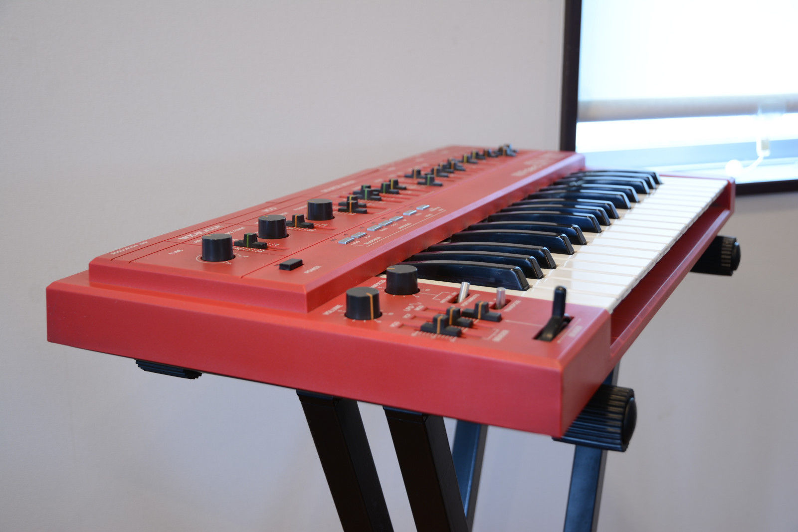 MATRIXSYNTH: Red Roland SH-101 SN 442916