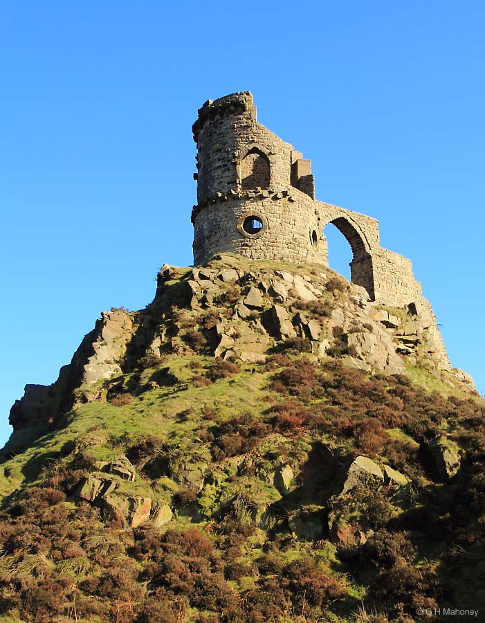 Moorlands and Peak: Mow Cop Castle