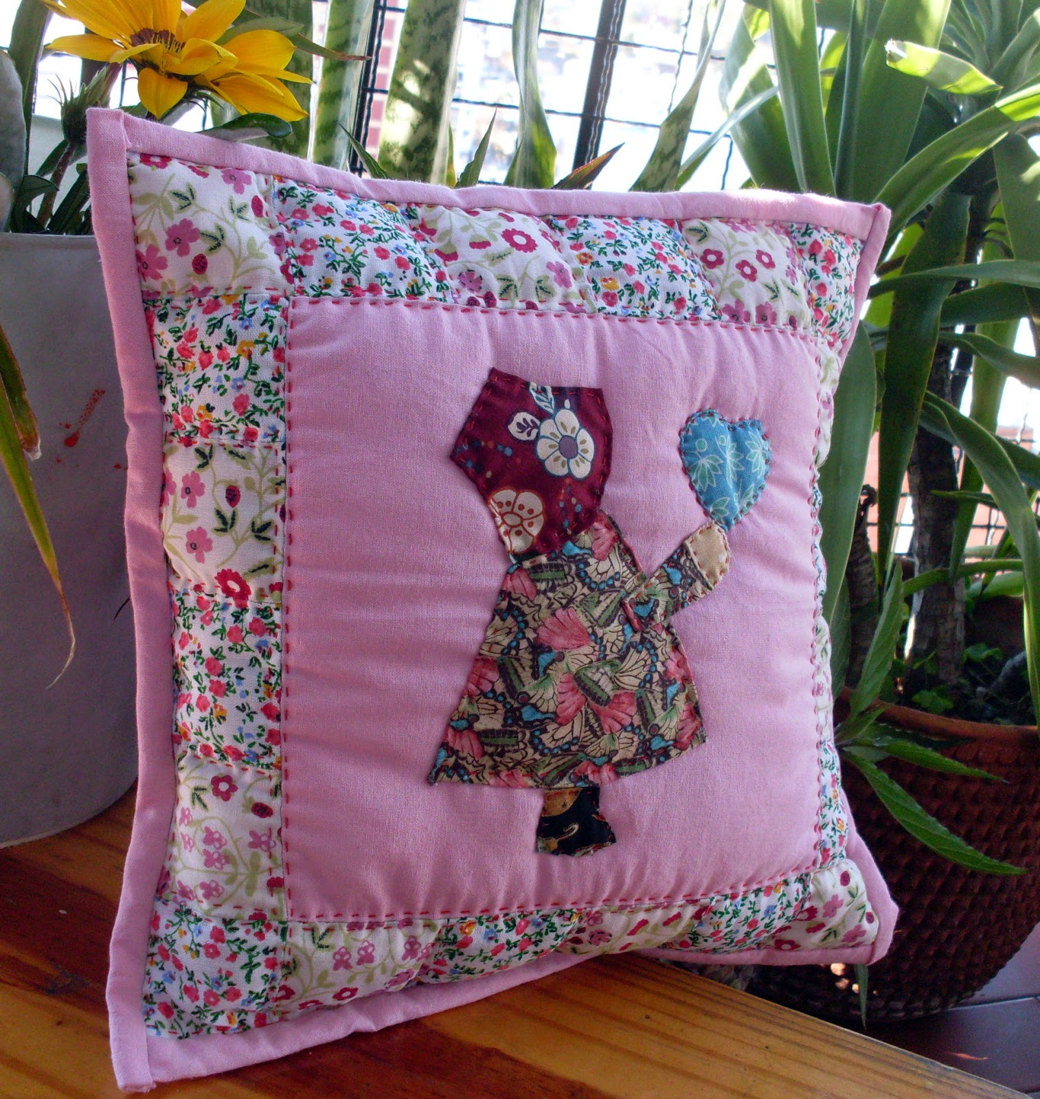 Tus Manos y las Mias: ALMOHADON PATCHWORK - Sarah Kay