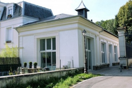 Histórico Convento Cerca de París Pasó a Ser un Hogar Moderno