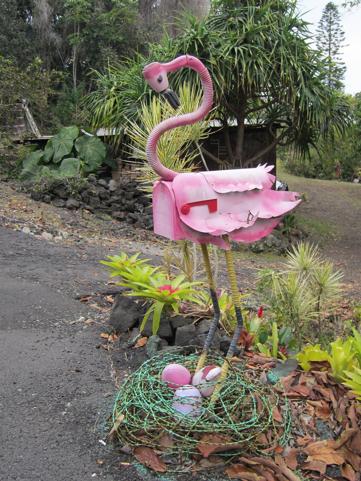 The Fab Miss B: Pink Flamingo Mailbox