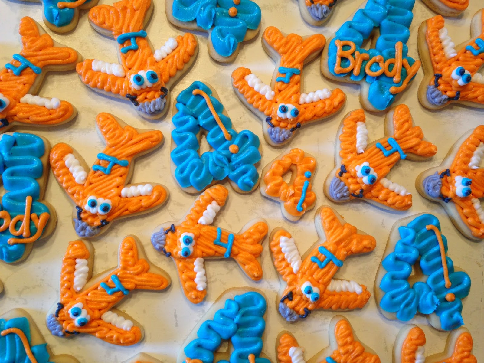 Candace's Cookie Creations: Planes "Dusty Crophopper" Cookies