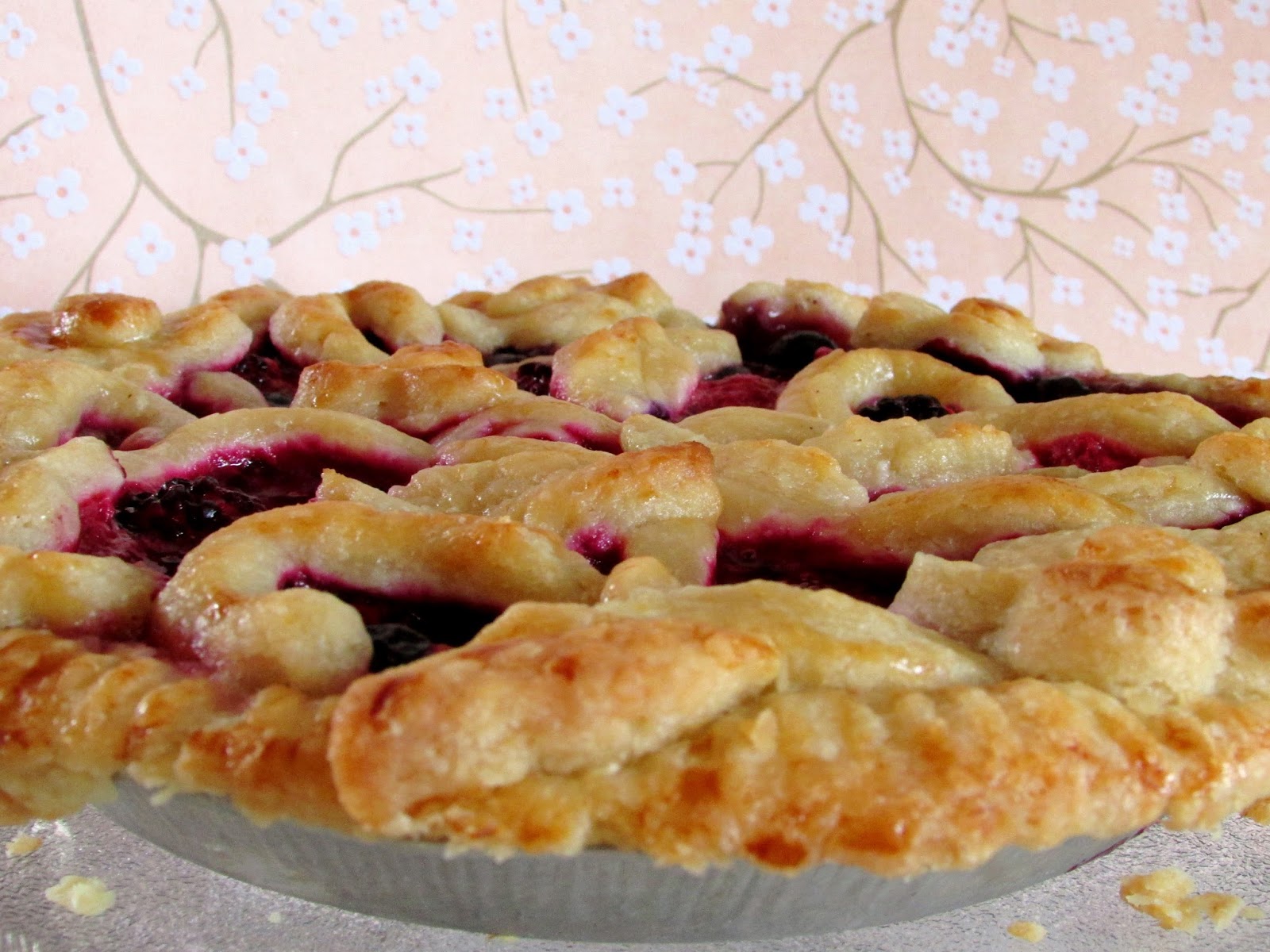 The College Food Blog: Triple Berry Pie