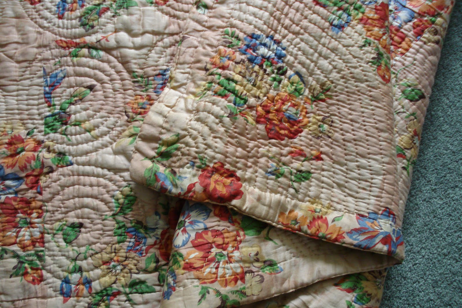 Welsh Quilts: Welsh Quilt with Art Deco Fabric