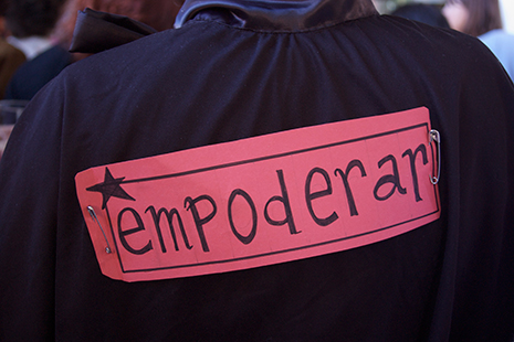 Aula 215: "Empoderar" toma el poder