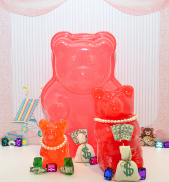 MY FASHION MANUAL: Gummy Bears Wearing Iconic Fashions Inspired by Lady ...
