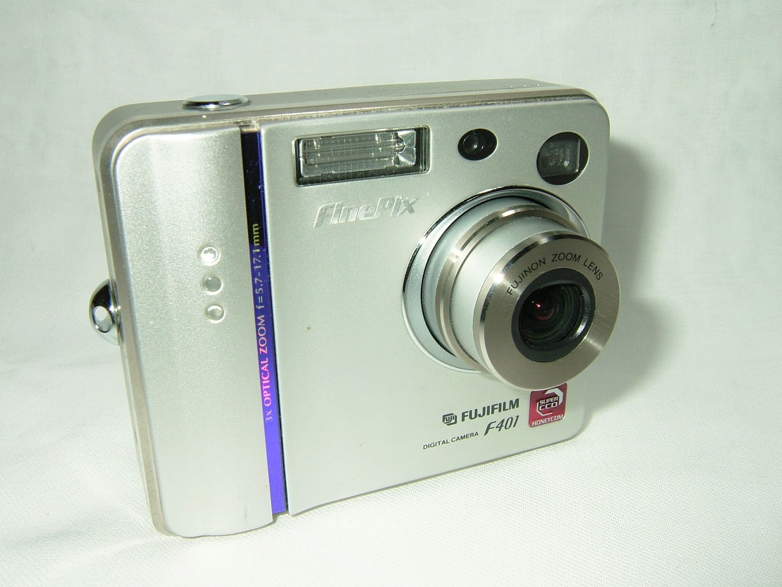 PC生活: デジタルカメラ＞*覚書 FUJIFILM FinePix F401（発売：2002.06.19）