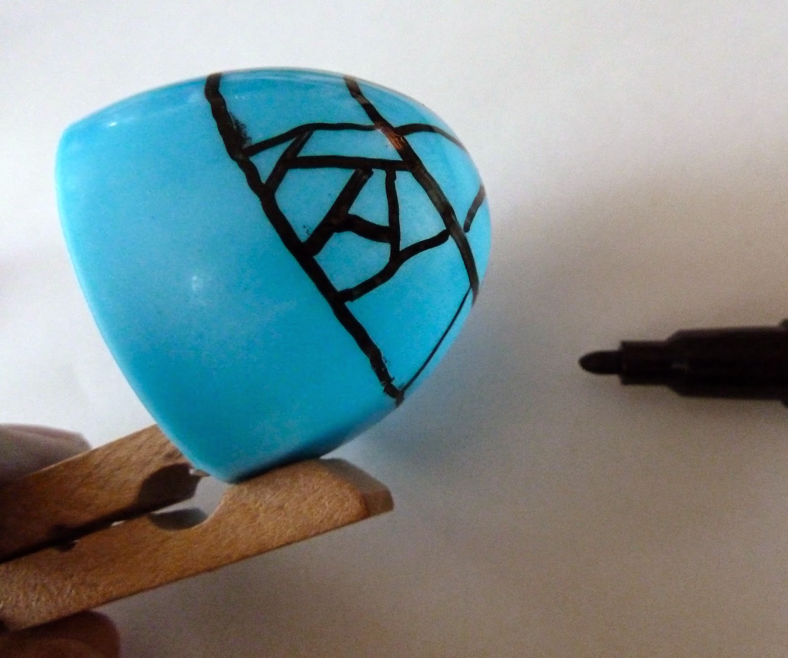 Make it easy crafts: Cracked look plastic Easter eggs tutorial