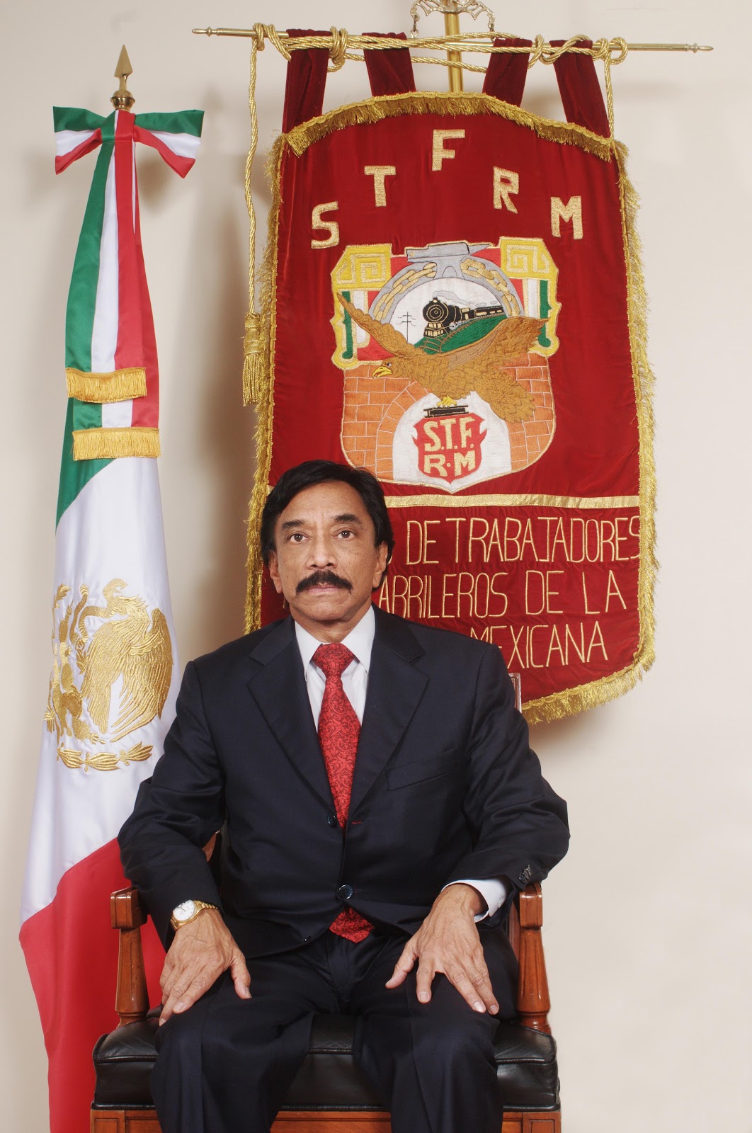 Servicio de Imagen Profesional, SIP: Diputado Victor Flores Morales