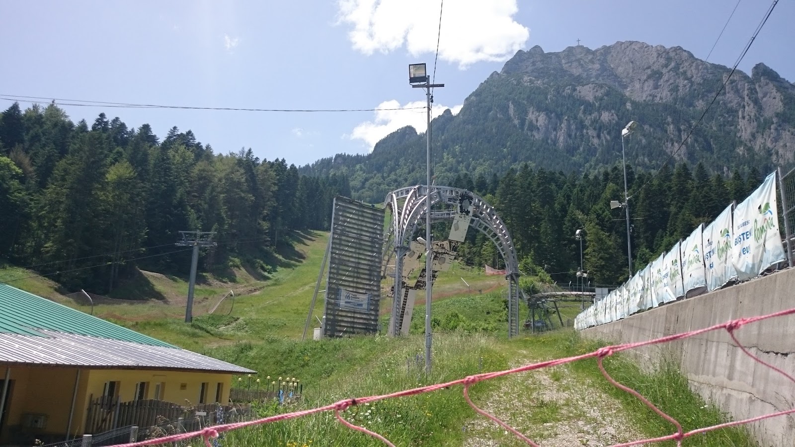 My Mobile Blog: BUSTENI - PARTIA KALINDERU VARA