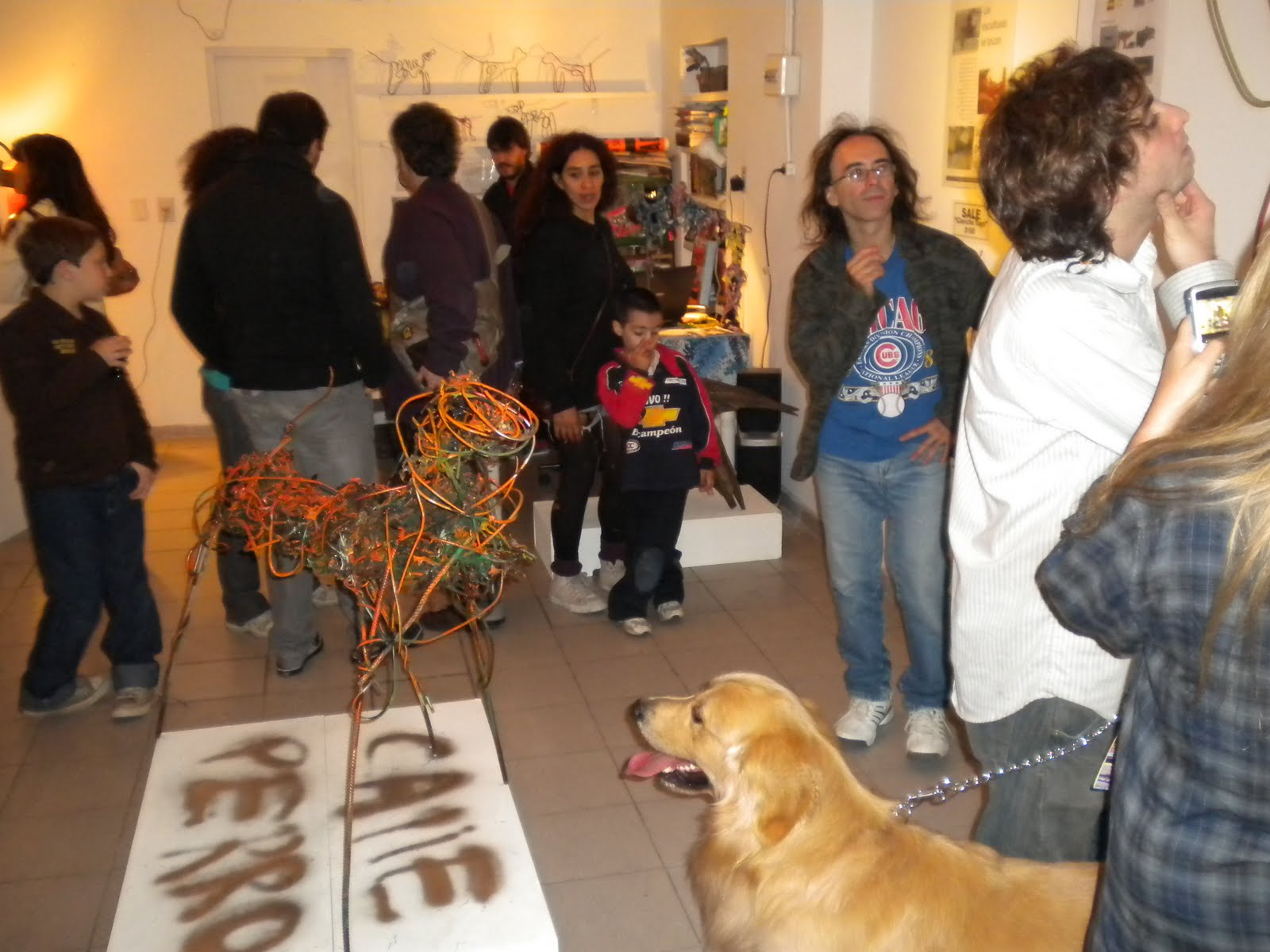 PERRO VERDE: "Se Mueven los Perro" de Federico Klarich