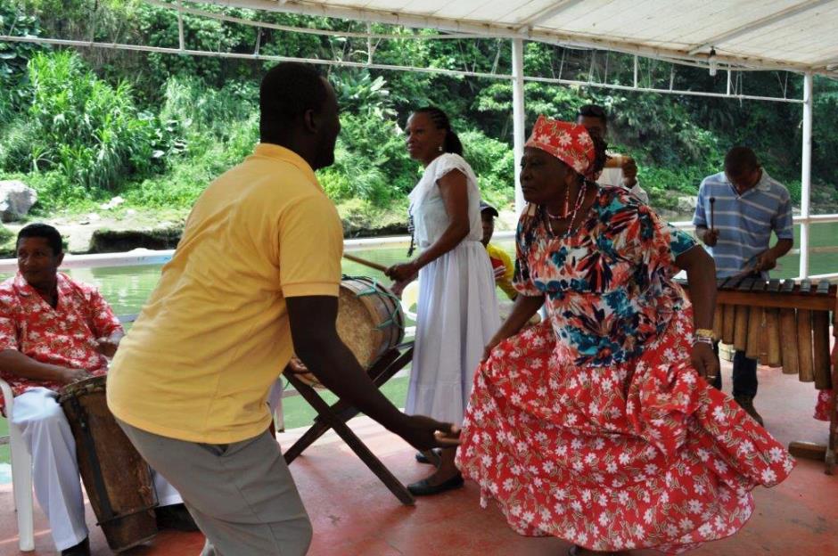 BAILES TÍPICOS DEL ECUADOR : Baile típico de la Costa-La Marimba