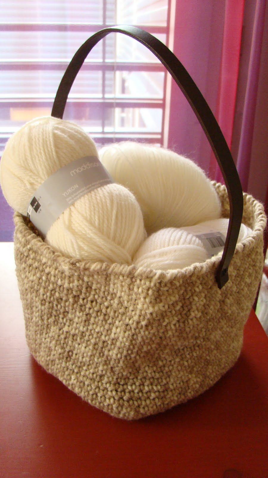 Roving Around Crafts: Crocheted basket