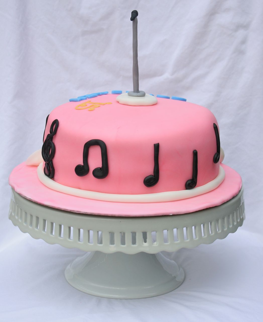 Cakealicious Surprises: Microphone Stand Theme Cake