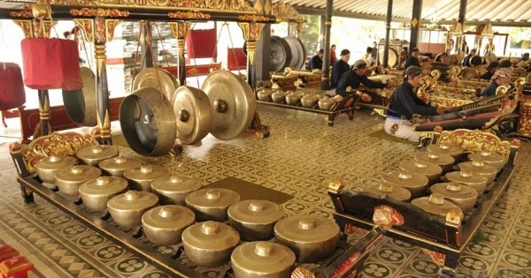 SENI BUDAYA LOKAL WAYANG: ALAT MUSIK PENGIRING WAYANG