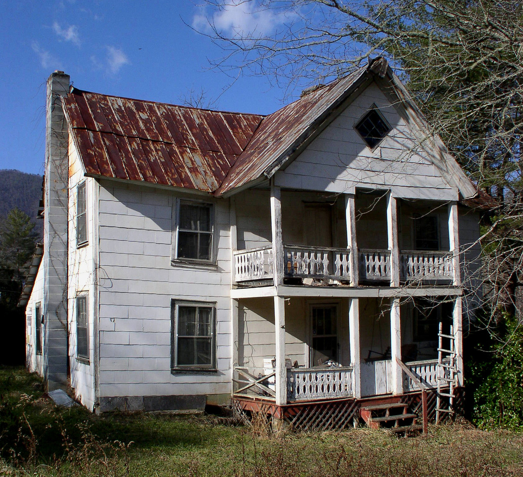 The Carpetbagger: Decaying Southern Homes