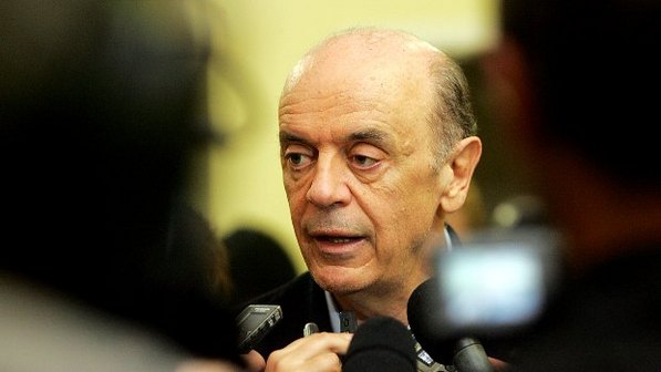 Observatorio Político de Brasil: José Serra renuncia a la candidatura ...