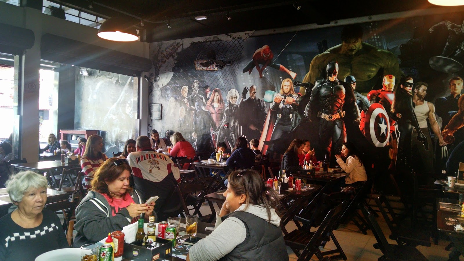 Tia Orochi: ☜(⌒ ⌒)☞ Marvel Bar e Hamburgueria.