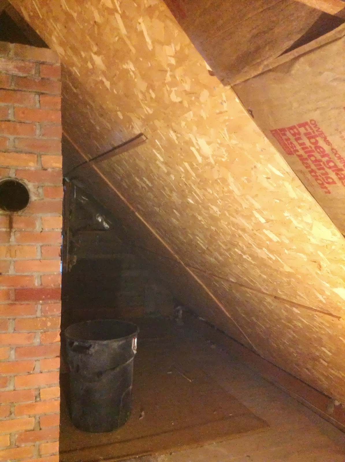 Ayumi and Dan's Old House: Chimney Room