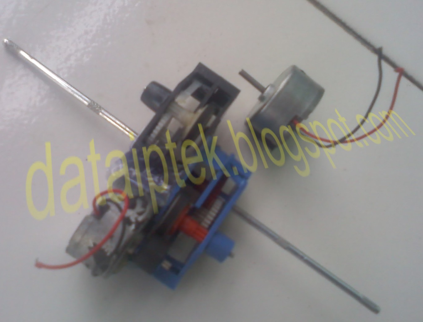 Membuat Mekanik Robot sistem Roda Sederhana | WWW DATA IPTEK ...