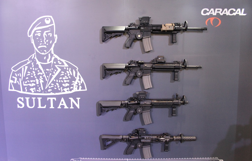 STRATEGIE & TECHNIK: Zu Gast in Little Sparta - IDEX 2017 in Abu Dhabi