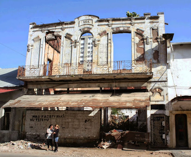 Prédio de 1914 na Consiglieri Pedroso em ruínas, Baixa de Maputo
