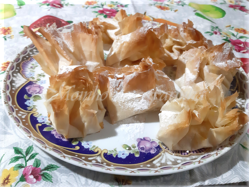 Moinho De Farinha: Trouxas com recheio de ovos moles e amêndoa