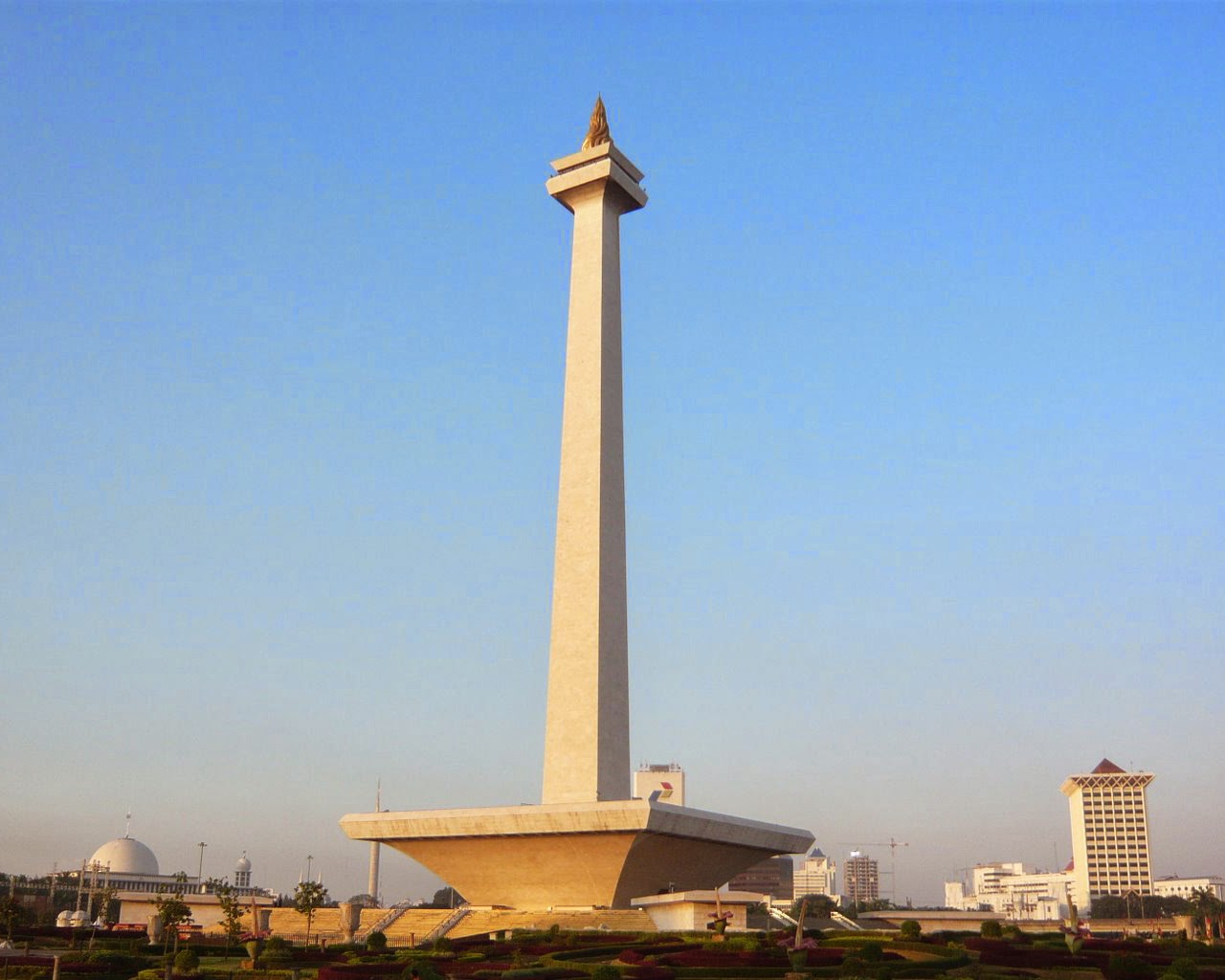 Monumen Nasional, Simbol Perjuangan Rakyat Indonesia - Jelajah Tempat ...