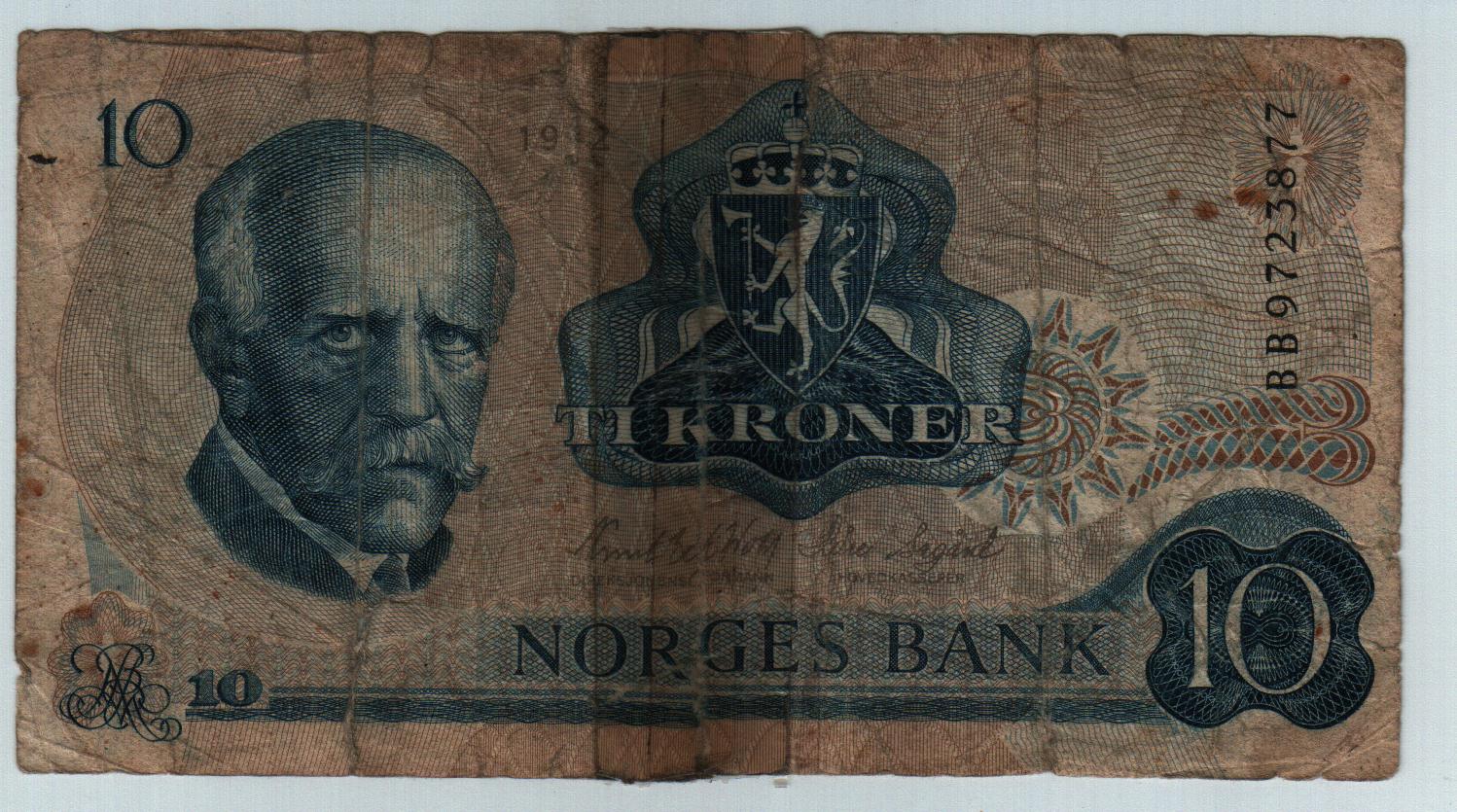 The private collection of banknotes from around the countries in the ...