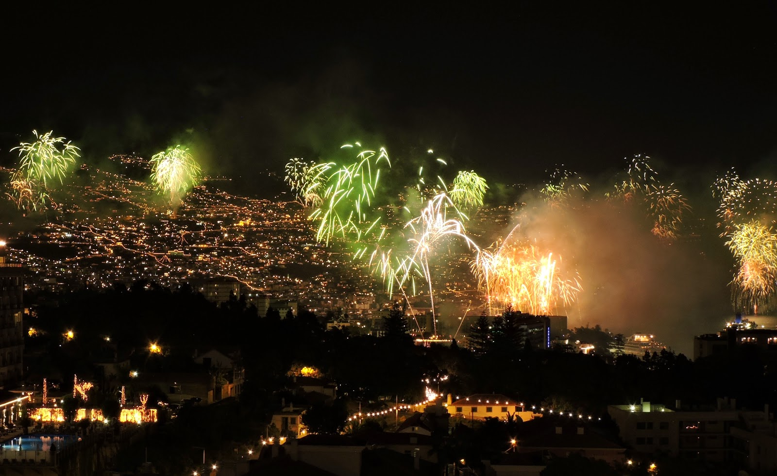 ILE DE MADERE: 1 - FUNCHAL - HÔTEL - RESTAURANTS & FEU D'ARTIFICE de la ...