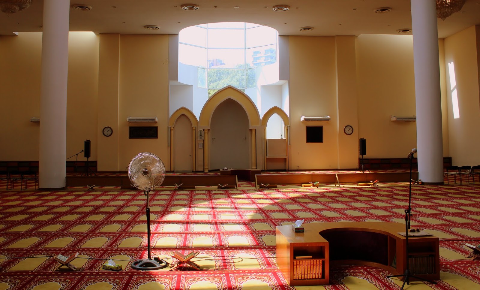 The Murray Chronicles : A visit to a mosque ~ King Fahd Islamic Centre