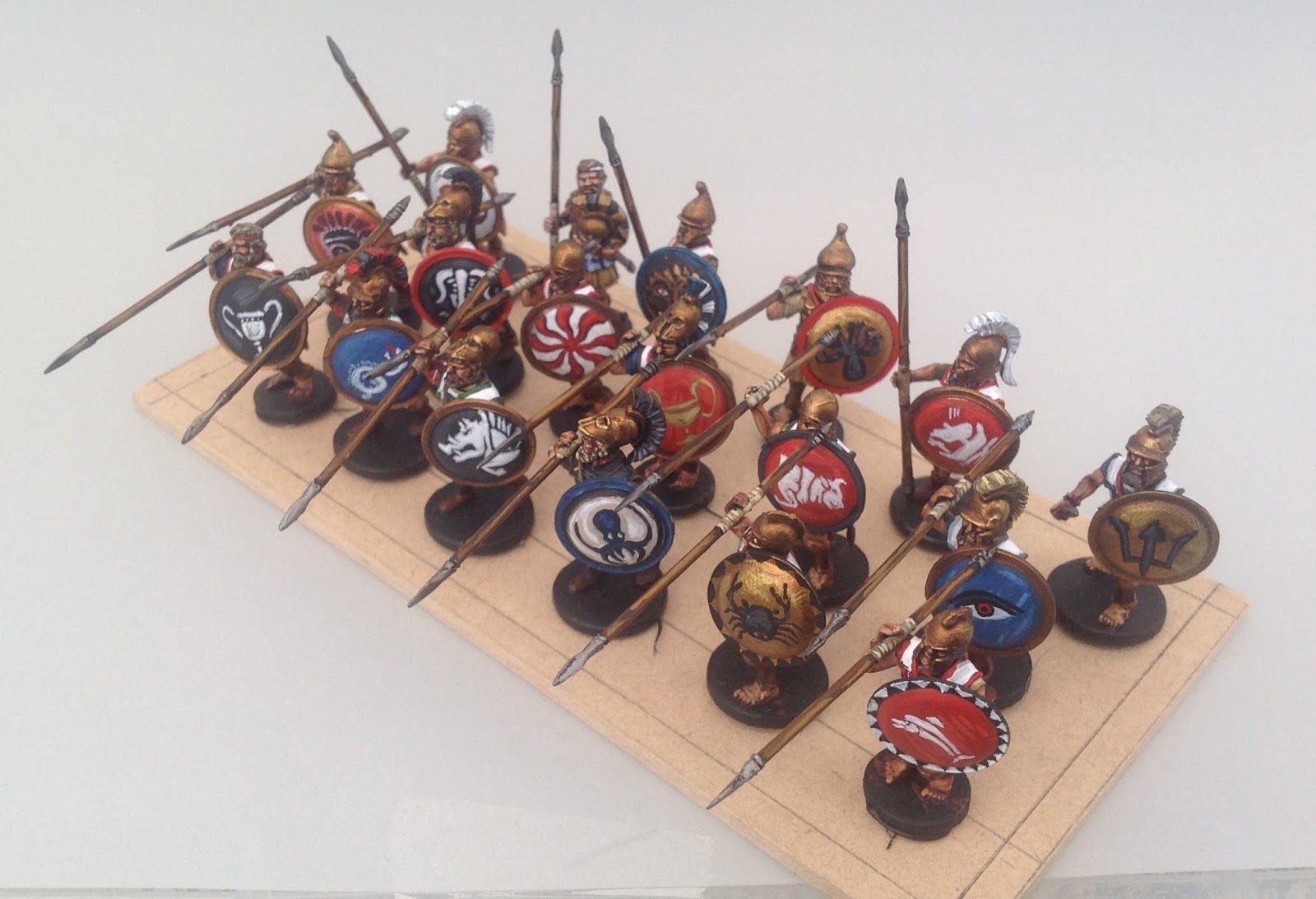 15mm paint shack: 28mm Victrix Greek Hoplites first batch complete