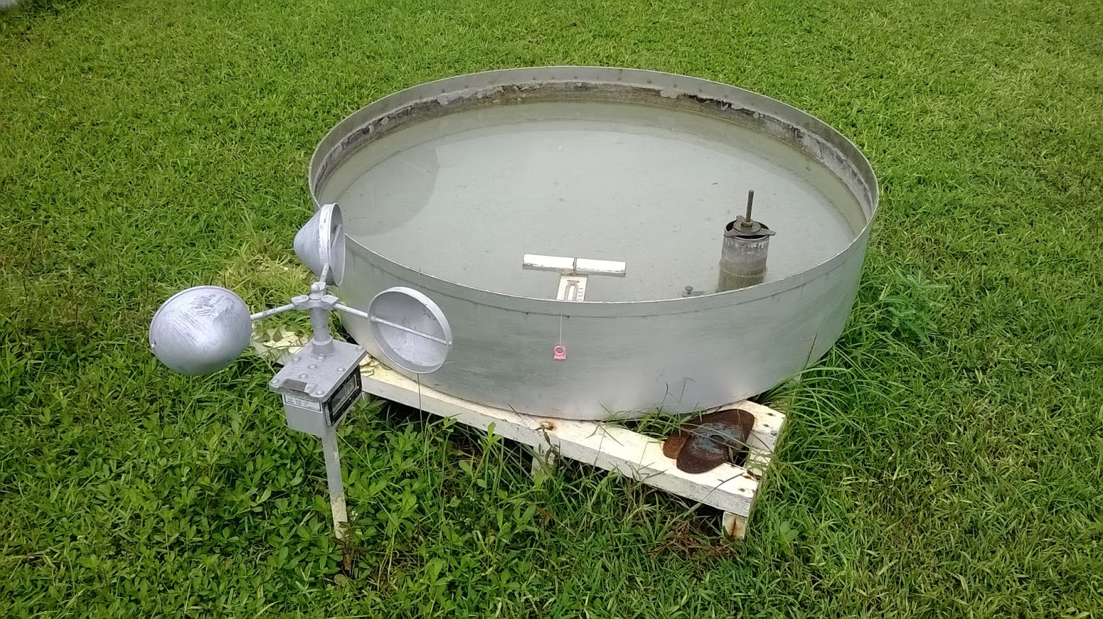 Peralatan Meteorologi Synoptik - STASIUN METEOROLOGI MOPAH MERAUKE