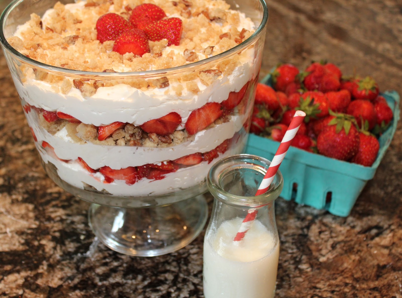 Living on Cloud Nine: STRAWBERRY CRUNCH PARFAIT