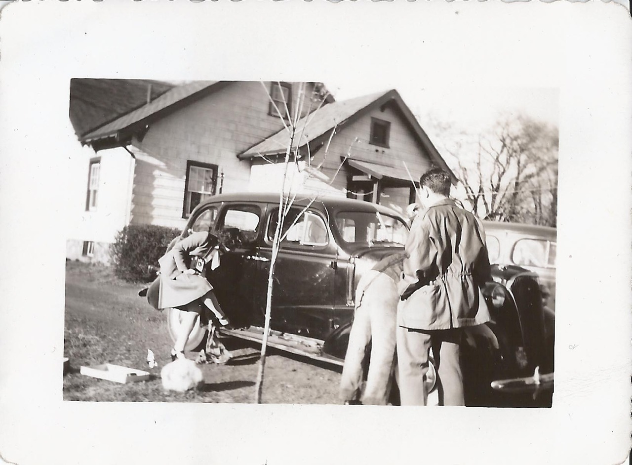 Lost & Found Photographs of Women With Cameras ~ Vintage Everyday